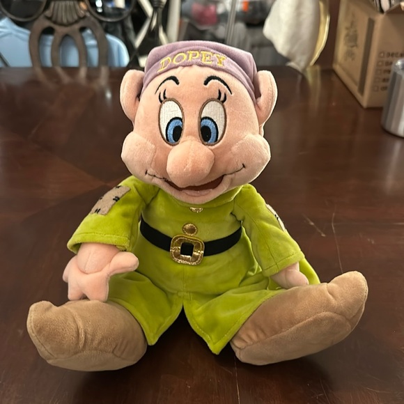 Disney | Toys | Disney Snow White And The Seven Dwarfs Dopey 4 Plush ...